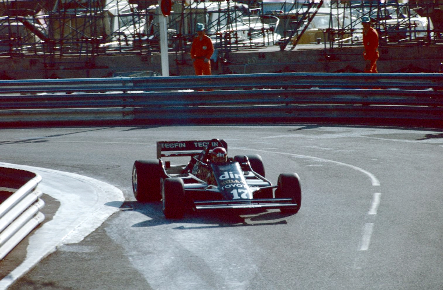 8117 Mon — Postimages