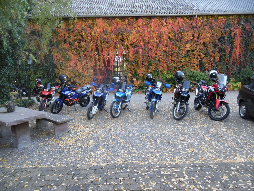 SAM 3176 — Postimages