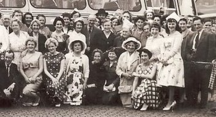 1968 at home banjo night, anyone recognise? - Bootle Times News