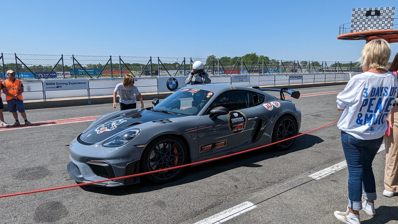 PORSCHE GT4 RS GRIS CIRCUIT — Postimages