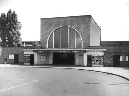 The Art Deco joy of Surbiton station | urban75 forums