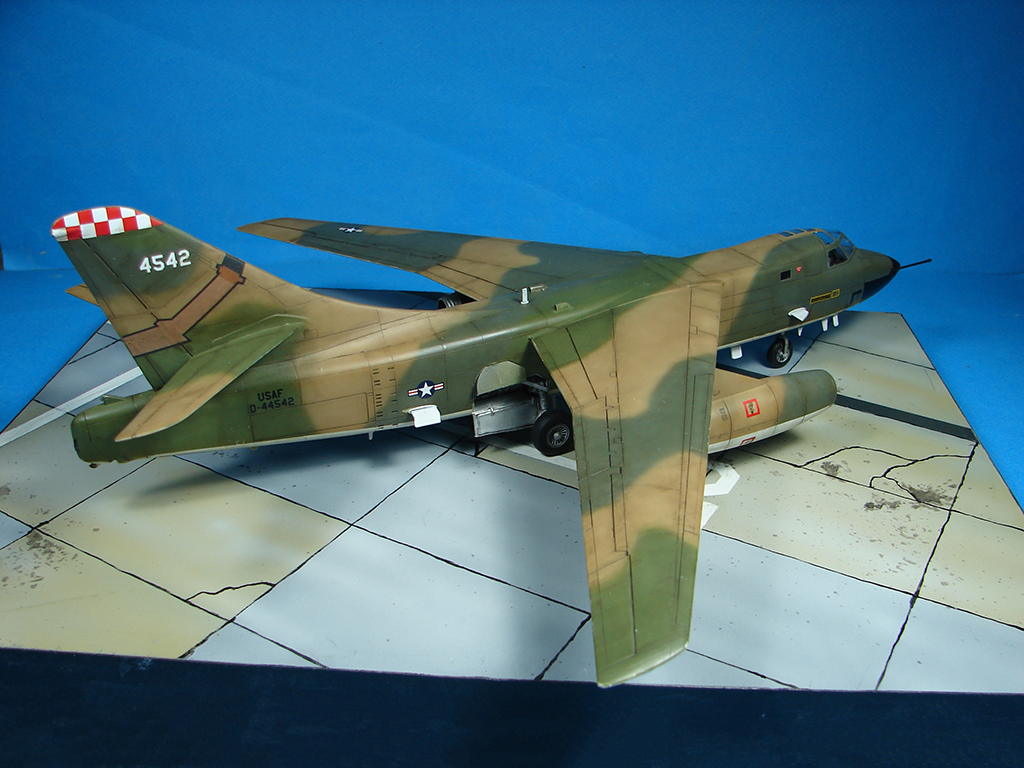 EB-66 Italeri 1:72 - The Display Case - ARC Discussion Forums