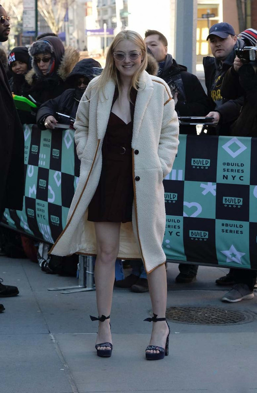 dakota fanning build series 11818 2 — Postimages