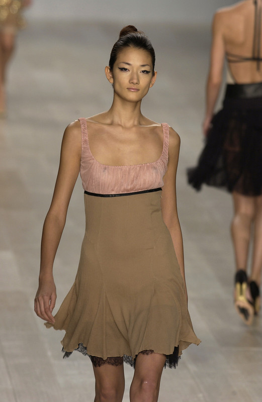 Blumarine Spring 2003 Fk L ya TZd Pnx — Postimages
