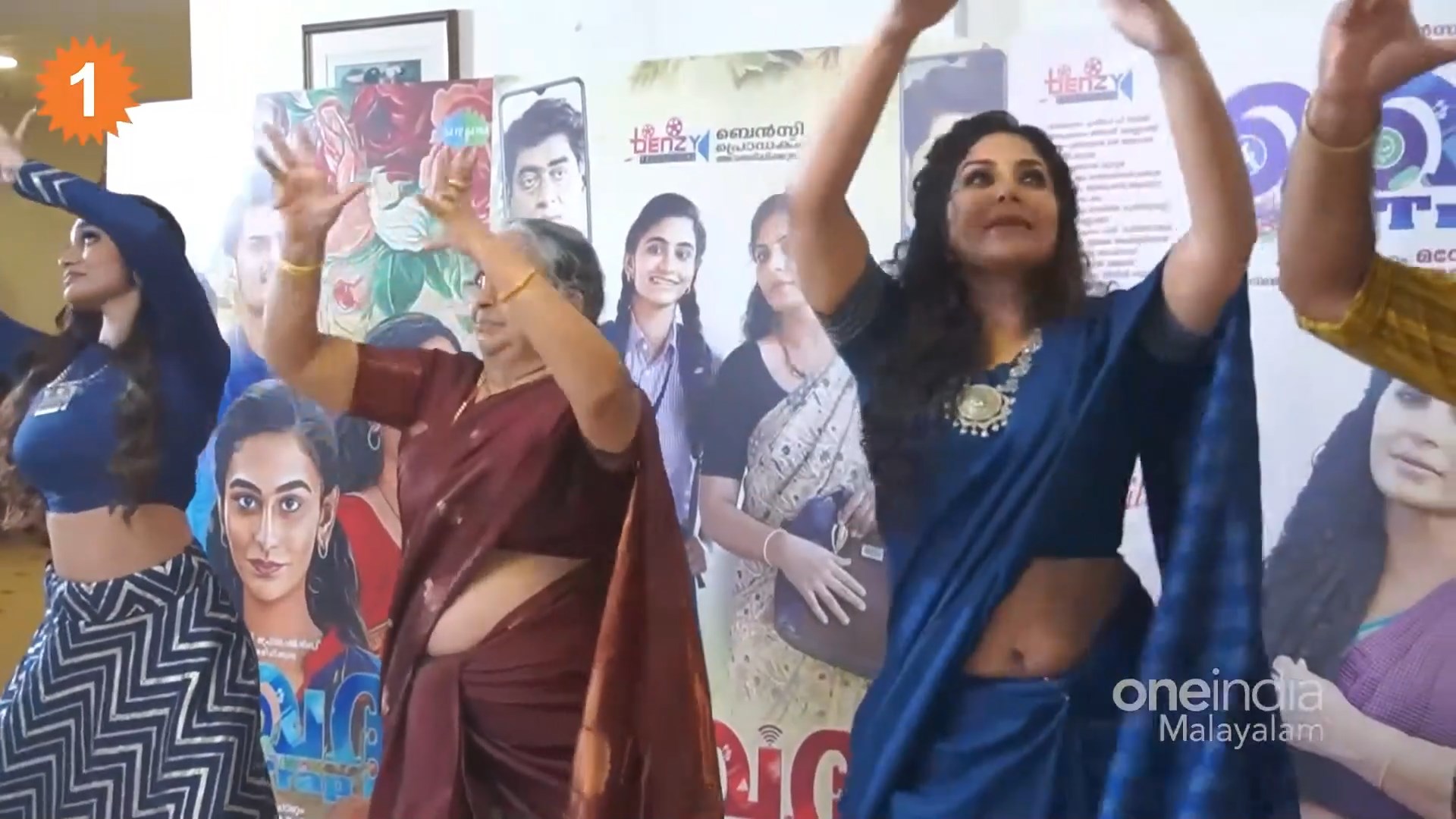Asha Sarath Very Rare Sexy Open Deep Navel show in Blue Saree mkv ...