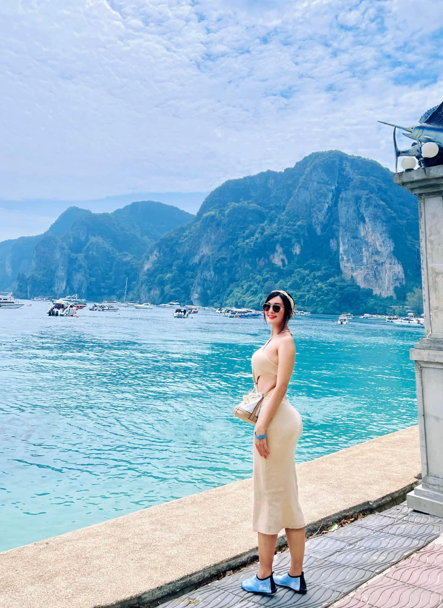 40 A25977 DA97 4 A3 E 91 BE 9633 DA344 C51 — Postimages