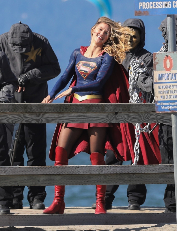 Melissa Benoist Pantyhose – Filming ‘Supergirl’ in Vancouver | LEGS COOL Melissa Benoist Pantyhose – Filming ‘Supergirl’ in Vancouver | LEGS COOL
