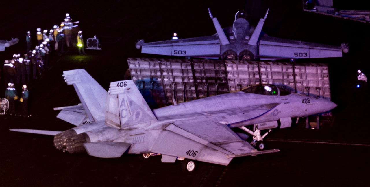 FA 18 E VFA 105 squadron photo 003 — Postimages