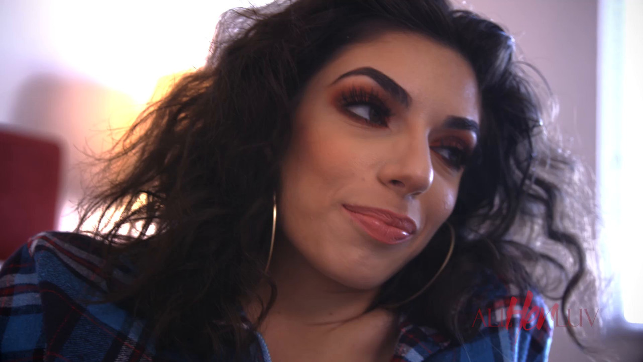 Carter Cruise Darcie Dolce Coming Out ALLHERLUV mp4 0002 — Postimages