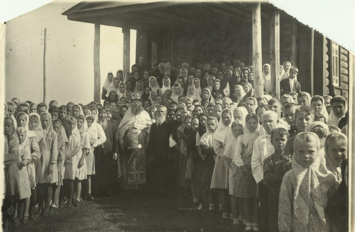 CC25 E9 F4 7 E57 492 E B380 495 F75 C86 E67 — Postimages