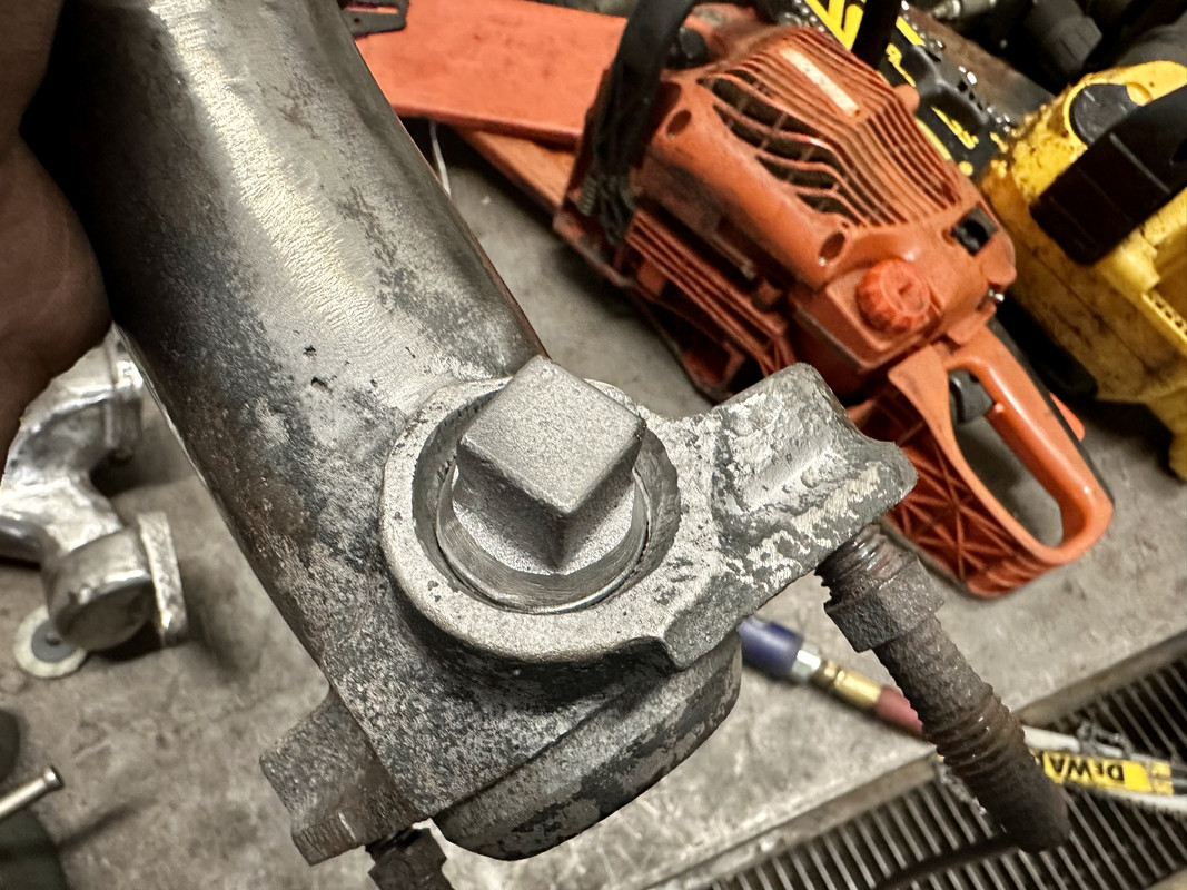 D89 A7 CEE 2 CEE 4055 BDFB 163 F9 E354319 — Postimages