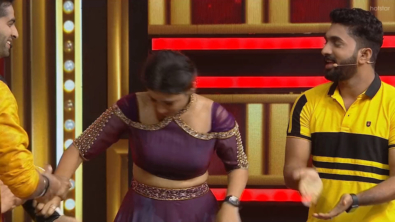 Saranya Anand Sexy Deep Navel Hole and other actress mp4 snapshot 04 58 ...