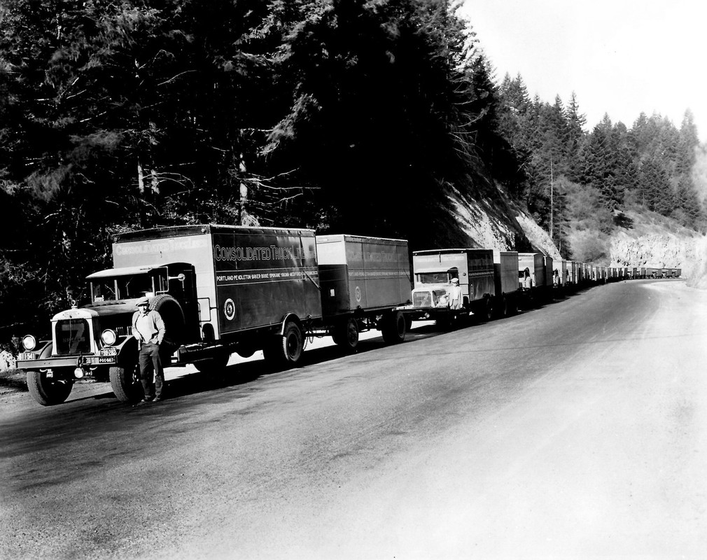 Fageol '28c Consolidated Truck Lines Oregon '29 plate lined up on ...