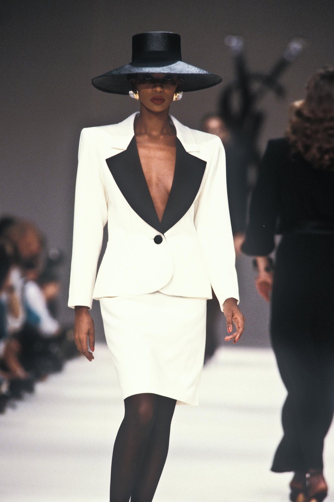 Fashion Classic: Yves Saint LAURENT Spring/Summer 1989 | Page 2 ...