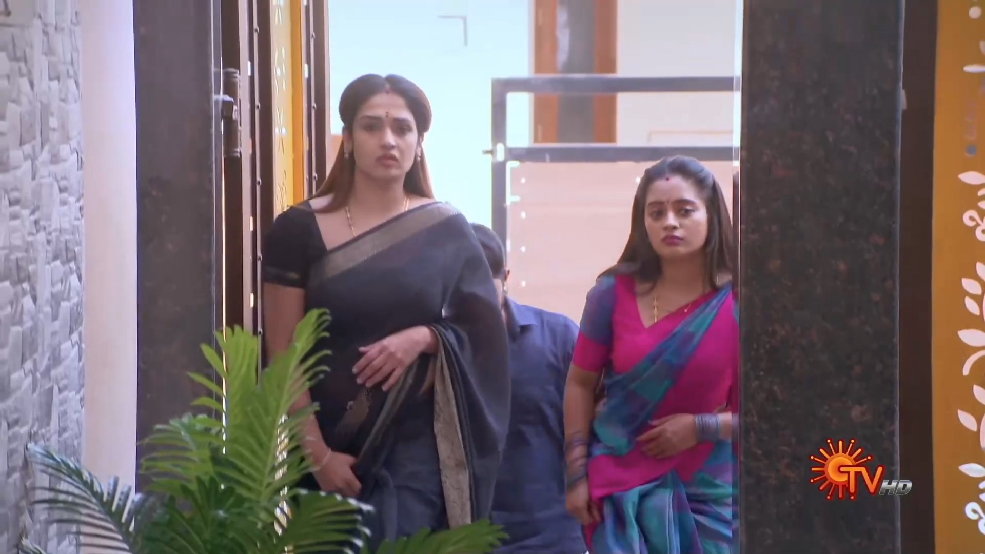 Vidya Mohan Navel and ass in saree mkv snapshot 00 00 488 — Postimages