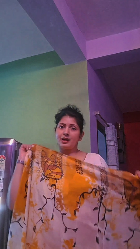 Bengali aunty huge tits and deep navel in white saree mp4 snapshot 00 24 524 — Postimages