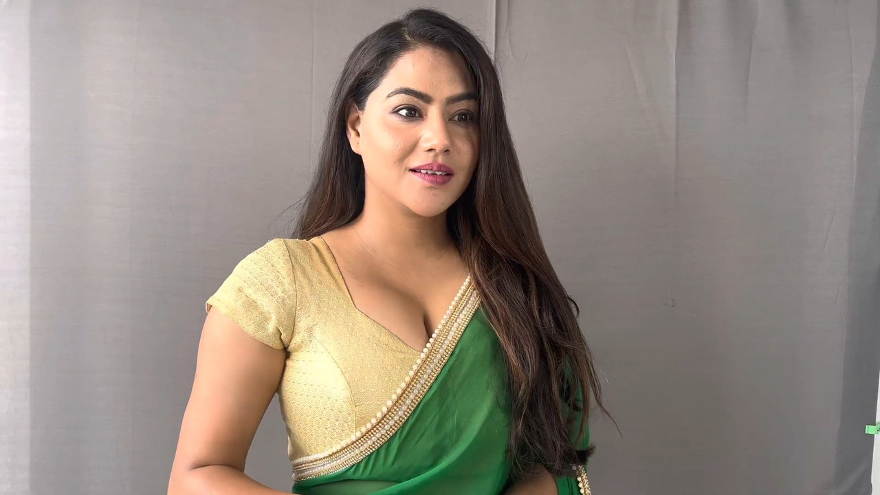 Busty Desi serial actress huge boobs and cleavage in green saree mp4 snapshot 00 00 516 — Postimages