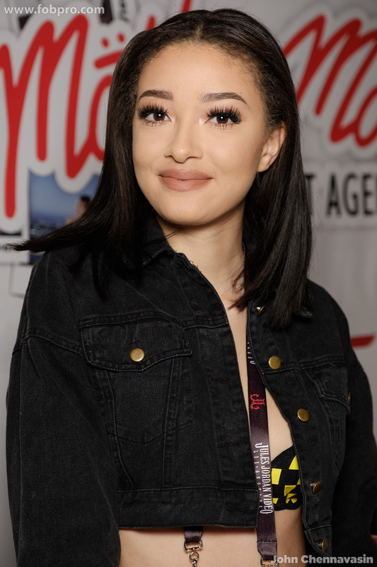 avn1901f0371 — Postimages