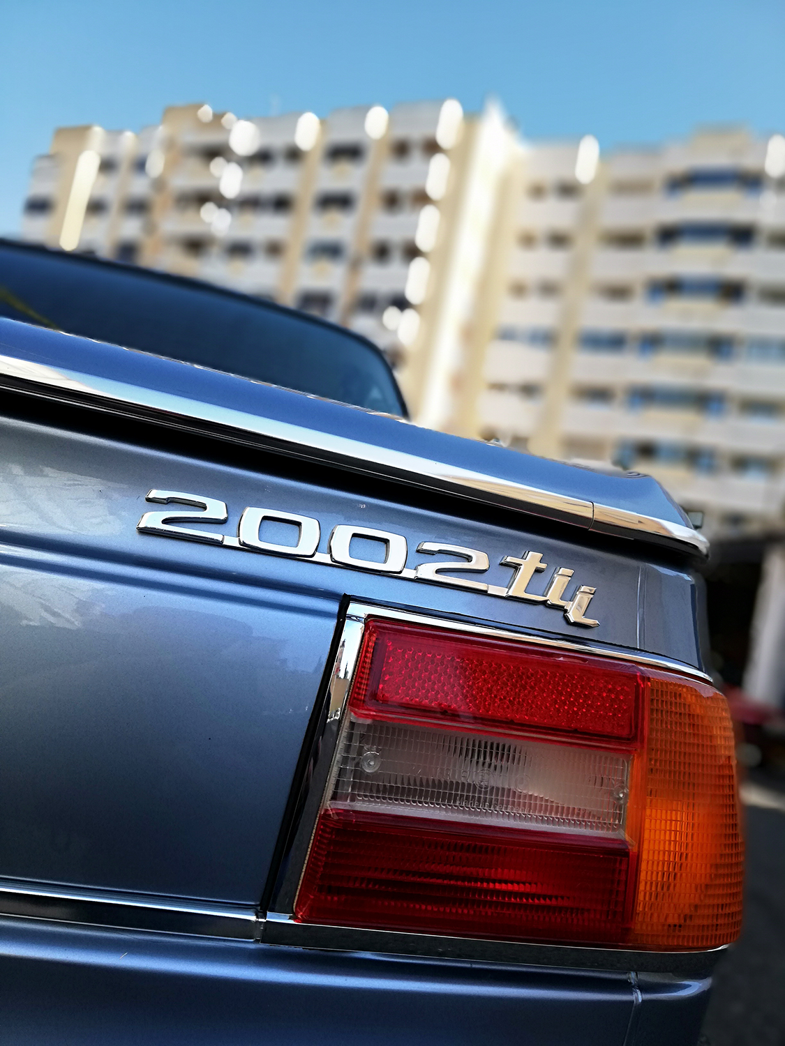 BM 2002 TII EA2003 Bd1 E — Postimages