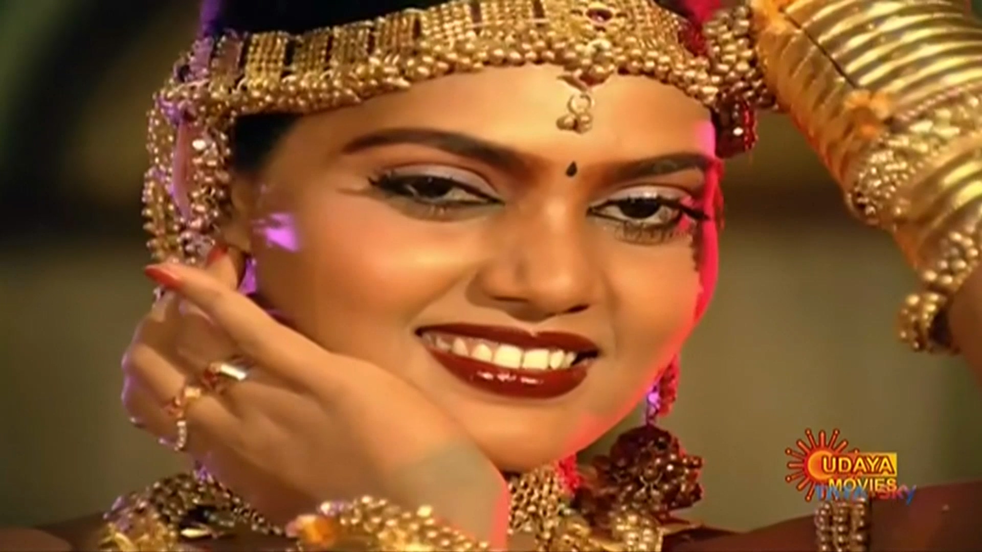 Silk Smitha Hot Song mp4 20221125 181259 231 — Postimages